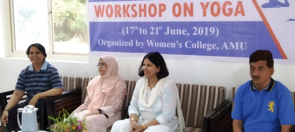 علی گڑھ مسلم یونیورسٹی کے ویمنس کالج میں ’بین الاقوامی یومِ یوگا‘ کے ...